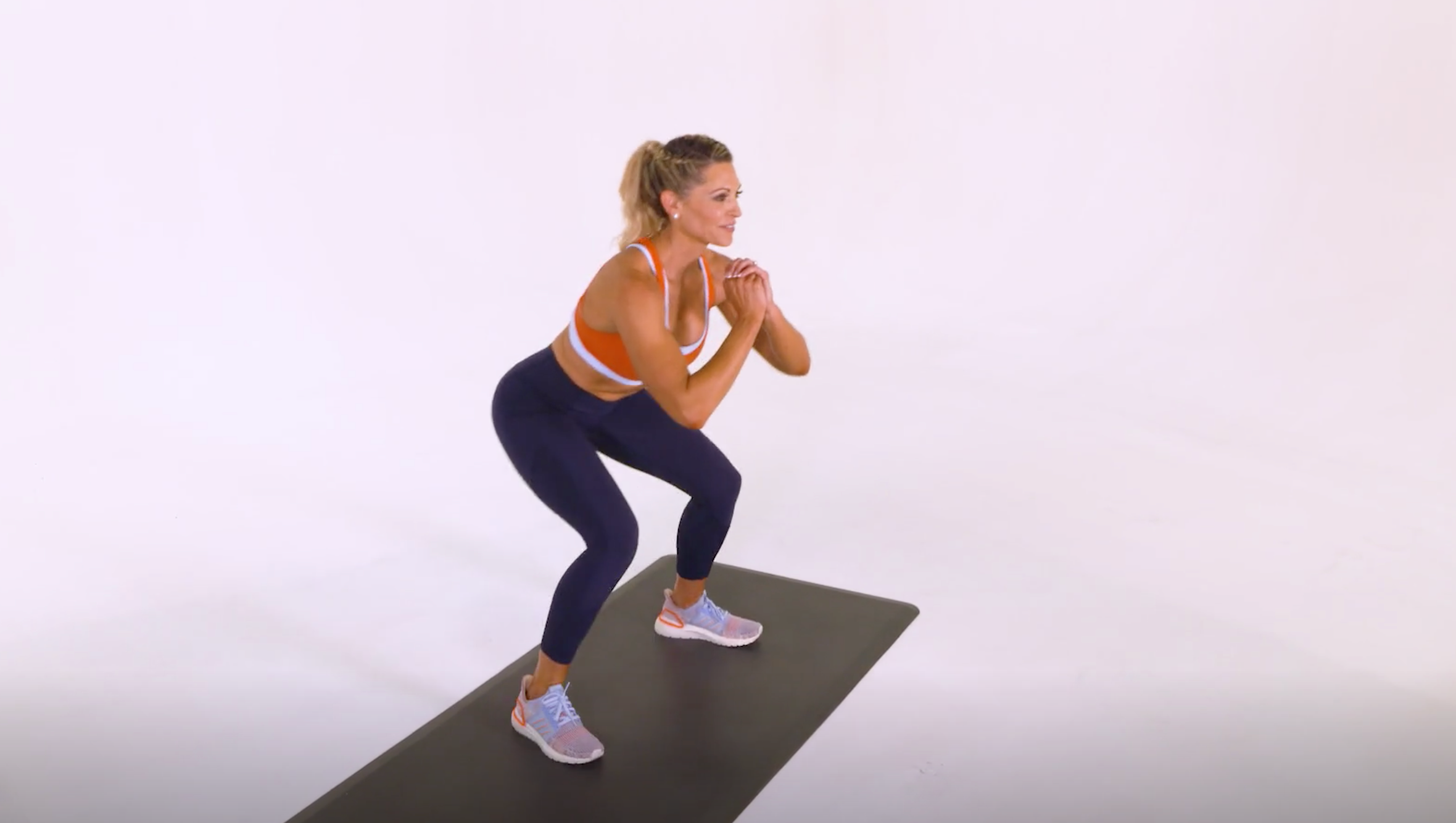 Bodyweight Pulse Squat | Oxygen Mag