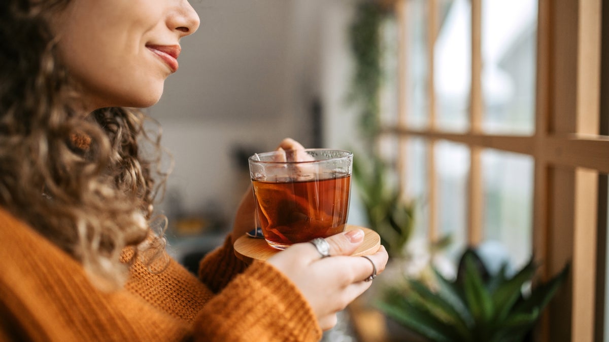 Why Everyone Should Be Sipping on Tea Every Day, According to a ...